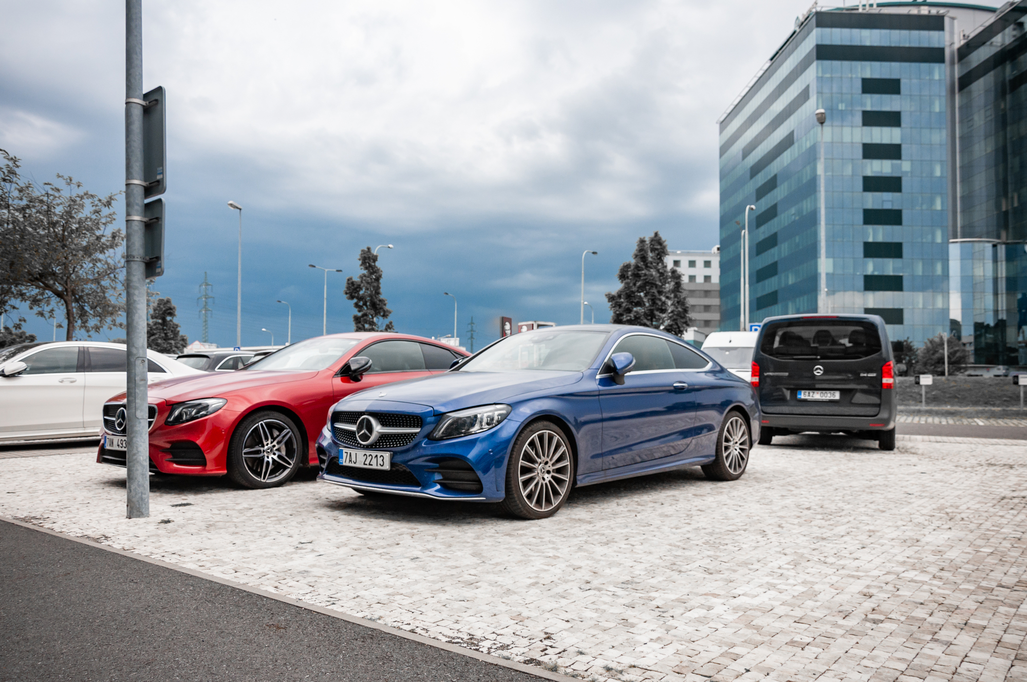 Top 13 Best Cars For Guys In Their 30s - GenThirty